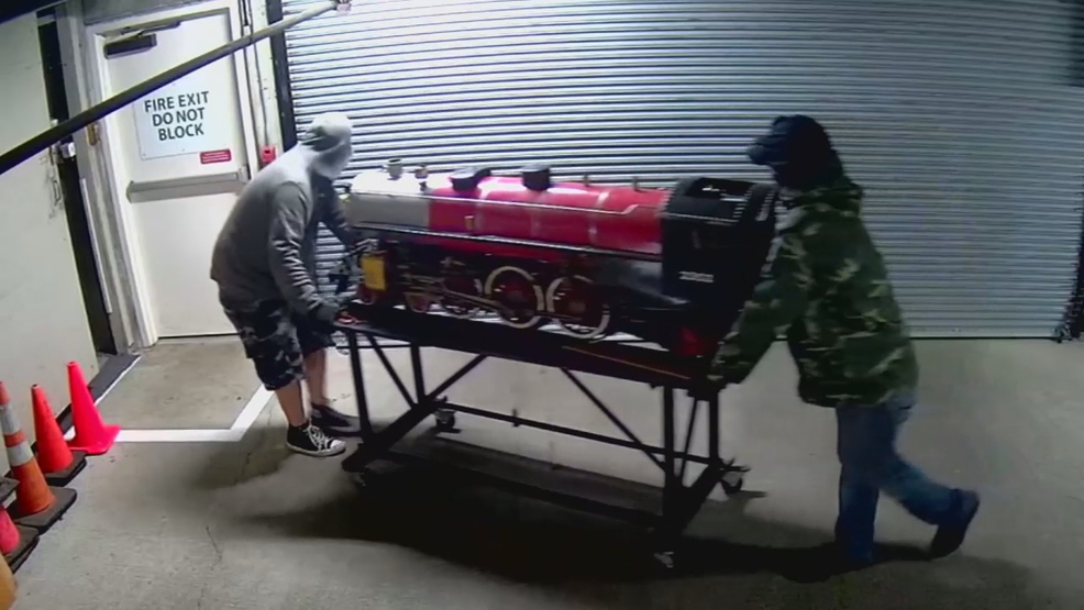 Thieves caught on video stealing mini steam train in West Seattle | KOMO